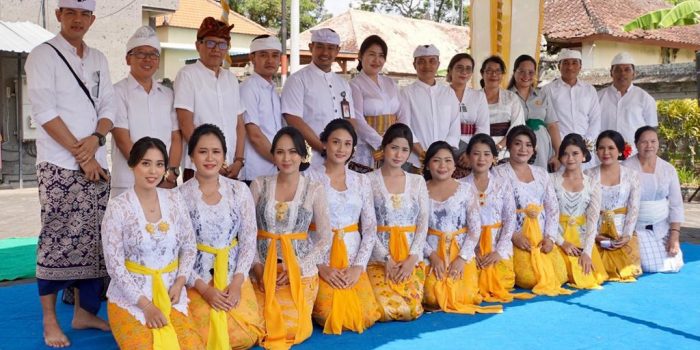 Ungkapkan Rasa Syukur, Keluarga Besar UPTD. PPRD Provinsi Bali di ...